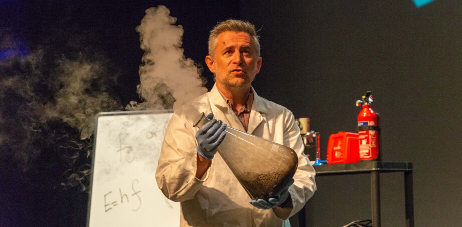 Mark Thompson’s Spectacular Science Show | The Met